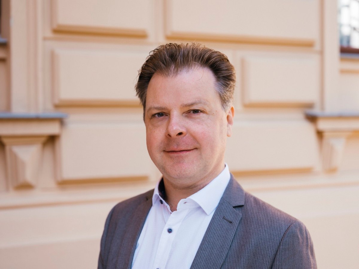 Hidden Champions – 3. Station: Mecklenburgisches Staatstheater • VAN ...